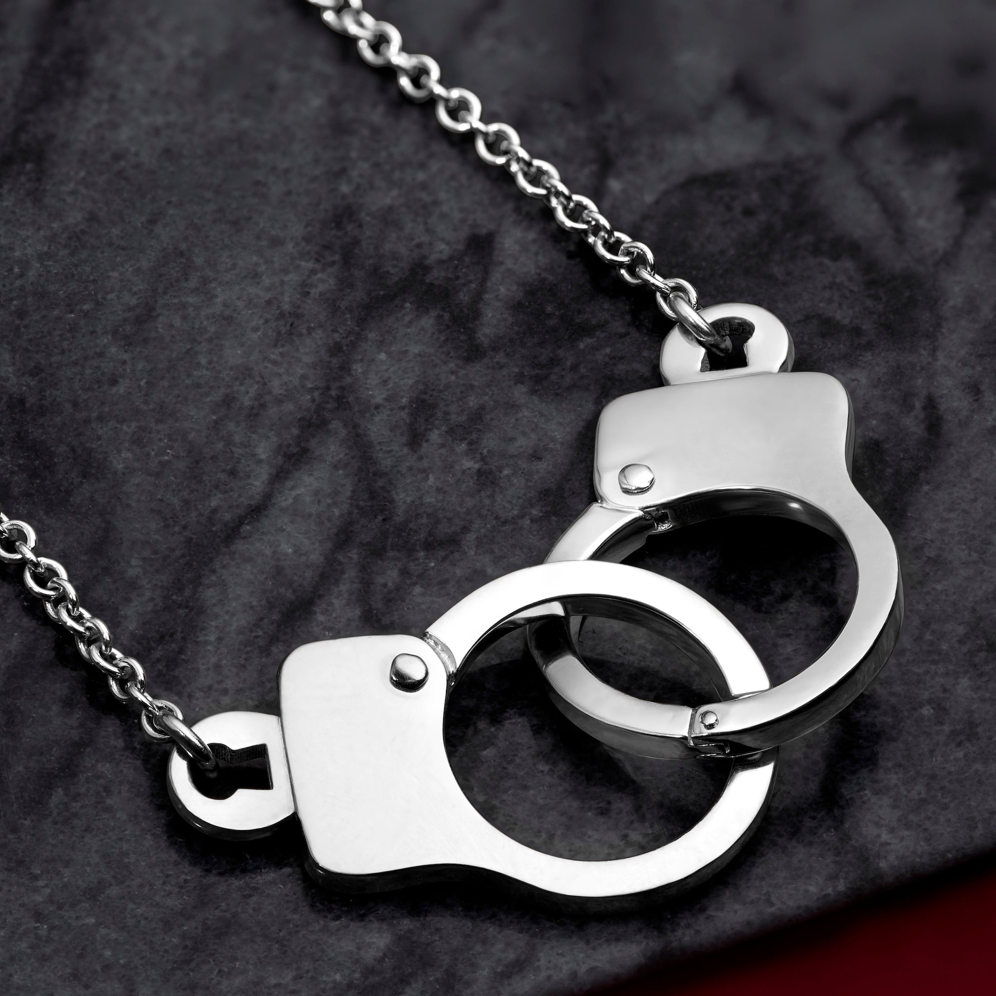 Love Lockdown Interlocking Necklace – Jacob & Co.